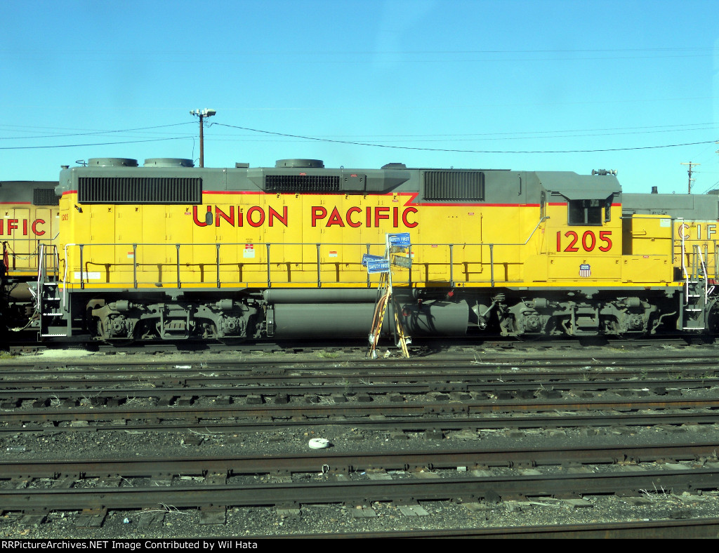 UP GP39-2 1205